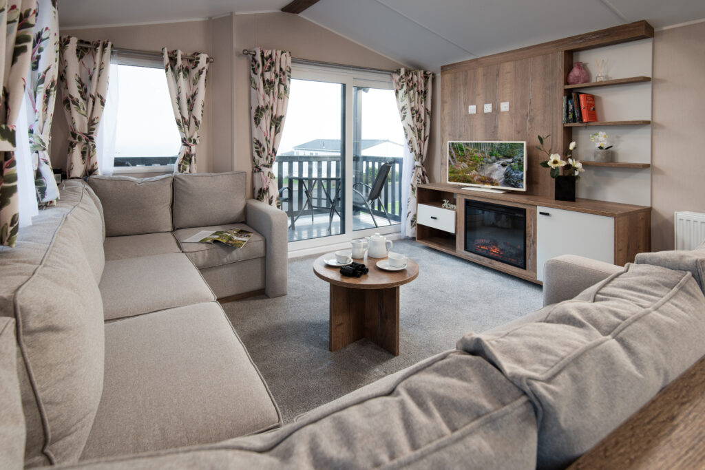 Luxury Silver Caravan | 2 Bedrooms | Pet Friendly